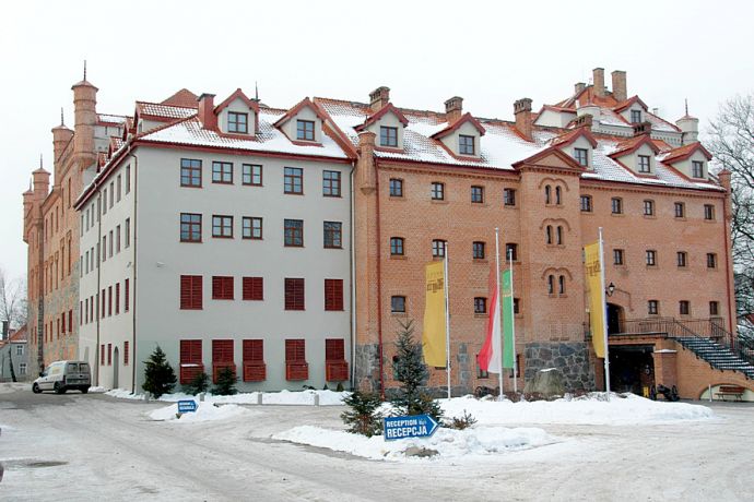 Hotel ZAMEK RYN**** Ryn Noclegi